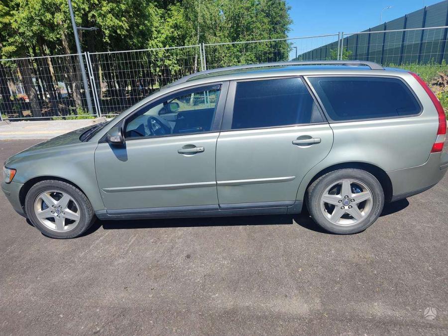 Zaļš Volvo V50 2007 Kauņa, ar dzinēja tilpumu 2.00 L un nobraukumu 383 tūkst. km par 1450 €, foto 4 vietnē AUTOMOTO.COM.LV