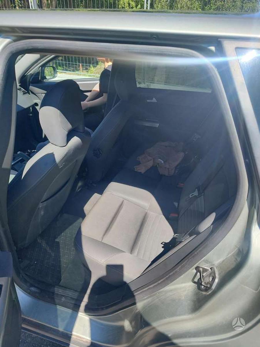 Zaļš Volvo V50 2007 Kauņa, ar dzinēja tilpumu 2.00 L un nobraukumu 383 tūkst. km par 1450 €, foto 8 vietnē AUTOMOTO.COM.LV