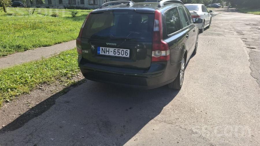 Zaļš Volvo V50 2007 Rīga, ar dzinēja tilpumu 2.00 L un nobraukumu 361 tūkst. km par 1100 €, foto 3 vietnē AUTOMOTO.COM.LV