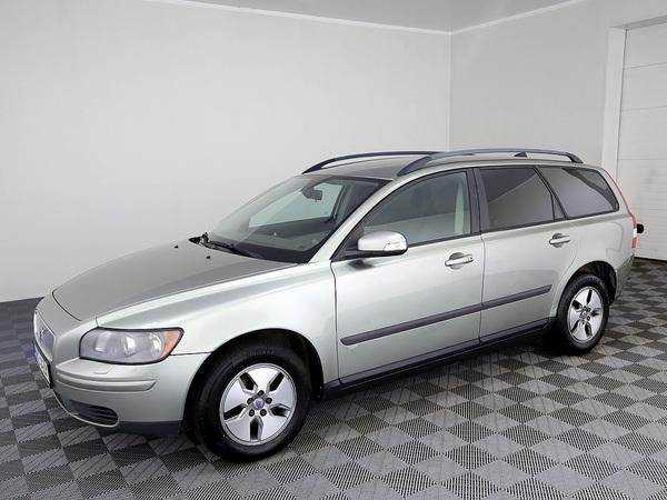 Green Volvo V50 2007 in Tallinn, with an engine capacity of 1.80 L and mileage of 315 thousand km for 699 €, photo 2 on AUTOMOTO.COM.LV