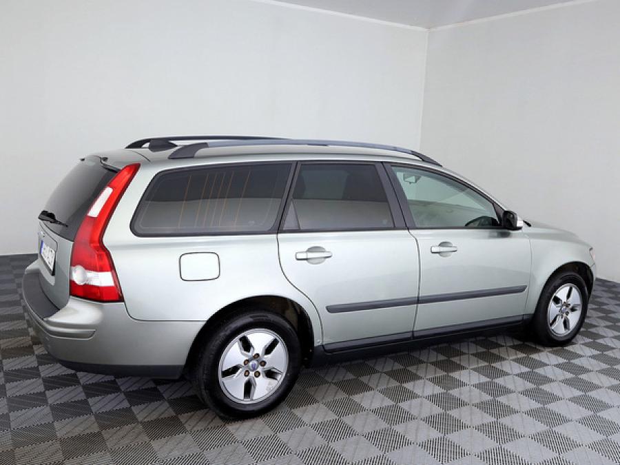 Zaļš Volvo V50 2007 Tallina, ar dzinēja tilpumu 1.80 L un nobraukumu 315 tūkst. km par 699 €, foto 4 vietnē AUTOMOTO.COM.LV