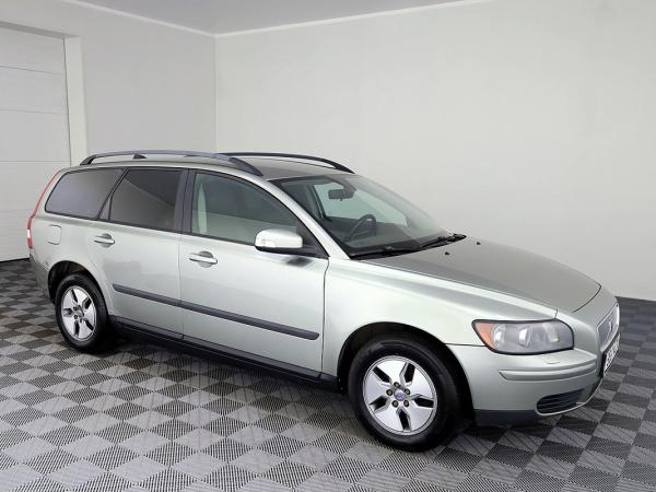 Green Volvo V50 2007 in Tallinn, with an engine capacity of 1.80 L and mileage of 315 thousand km for 699 €, photo 8 on AUTOMOTO.COM.LV
