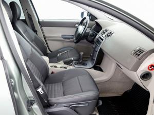 Zaļš Volvo V50 2007 Tallina, ar dzinēja tilpumu 1.80 L un nobraukumu 315 tūkst. km par 699 €, foto 14 vietnē AUTOMOTO.COM.LV