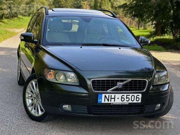 Zaļš Volvo V50 2007 Jelgava, ar dzinēja tilpumu 2.00 L un nobraukumu 0 tūkst. km par 1450 €, foto 4 vietnē AUTOMOTO.COM.LV