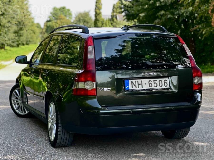 Zaļš Volvo V50 2007 Jelgava, ar dzinēja tilpumu 2.00 L un nobraukumu 0 tūkst. km par 1450 €, foto 6 vietnē AUTOMOTO.COM.LV