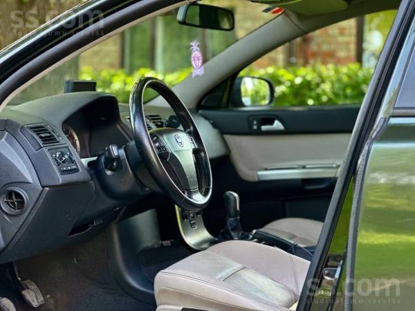Zaļš Volvo V50 2007 Jelgava, ar dzinēja tilpumu 2.00 L un nobraukumu 0 tūkst. km par 1450 €, foto 9 vietnē AUTOMOTO.COM.LV