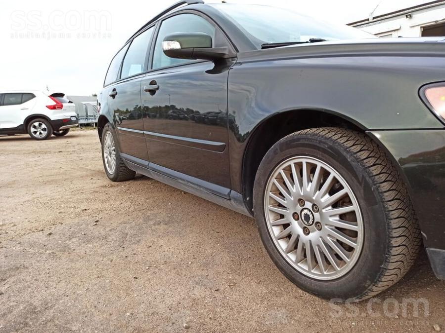 Zaļš Volvo V50 2007 Daugavpils, ar dzinēja tilpumu 2.00 L un nobraukumu 0 tūkst. km par 1980 €, foto 10 vietnē AUTOMOTO.COM.LV