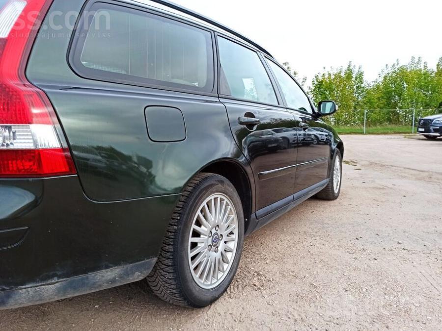 Zaļš Volvo V50 2007 Daugavpils, ar dzinēja tilpumu 2.00 L un nobraukumu 0 tūkst. km par 1980 €, foto 11 vietnē AUTOMOTO.COM.LV