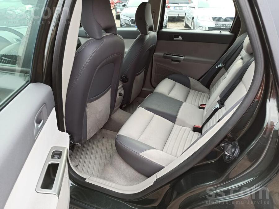 Zaļš Volvo V50 2007 Daugavpils, ar dzinēja tilpumu 2.00 L un nobraukumu 0 tūkst. km par 1980 €, foto 17 vietnē AUTOMOTO.COM.LV