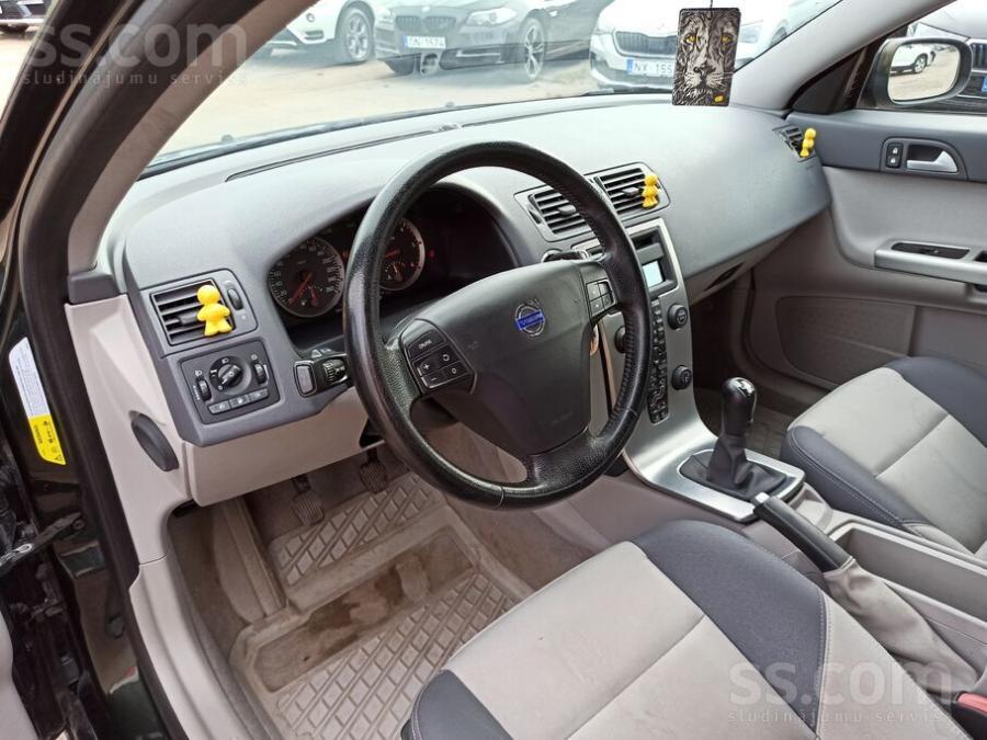 Zaļš Volvo V50 2007 Daugavpils, ar dzinēja tilpumu 2.00 L un nobraukumu 0 tūkst. km par 1980 €, foto 19 vietnē AUTOMOTO.COM.LV