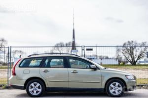 Green Volvo V50 2008 in Riga, with an engine capacity of 1.60 L and mileage of 372 thousand km for 3500 €, photo 5 on AUTOMOTO.COM.LV