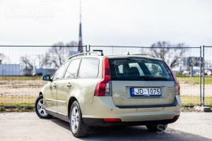 Green Volvo V50 2008 in Riga, with an engine capacity of 1.60 L and mileage of 372 thousand km for 3500 €, photo 7 on AUTOMOTO.COM.LV
