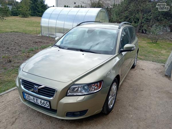 Green Volvo V50 2008 in Marijampole, with an engine capacity of 2.00 L and mileage of 259 thousand km for 2700 €, photo 6 on AUTOMOTO.COM.LV