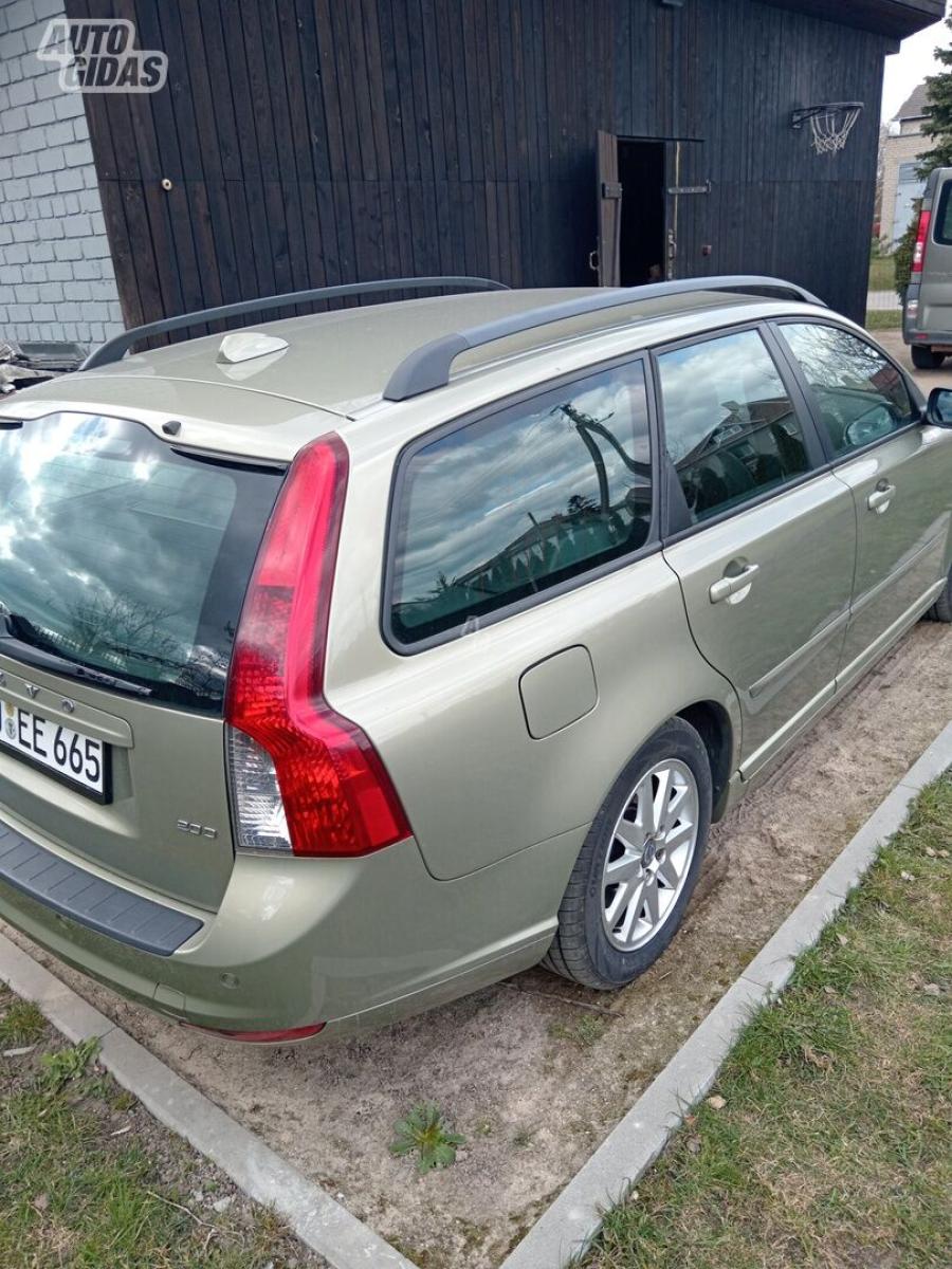 Green Volvo V50 2008 in Marijampole, with an engine capacity of 2.00 L and mileage of 259 thousand km for 2700 €, photo 17 on AUTOMOTO.COM.LV