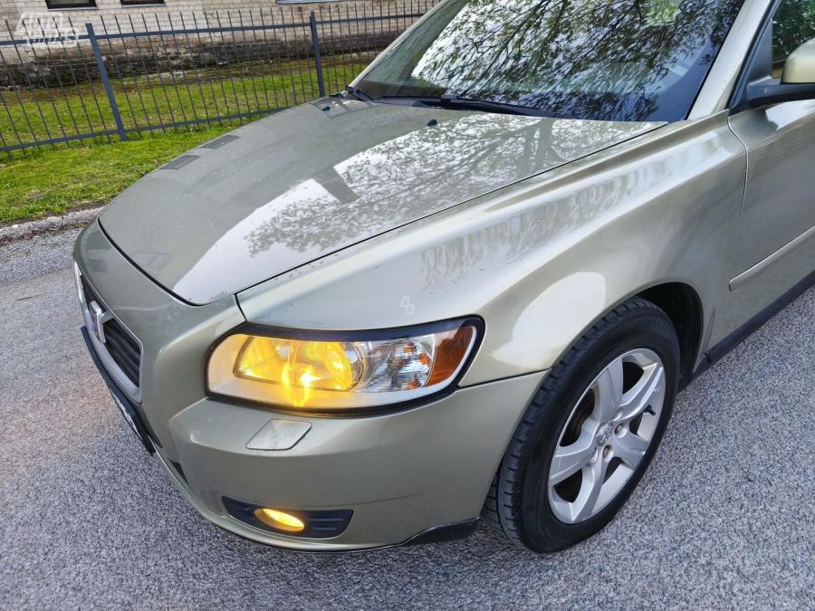 Zaļš Volvo V50 2008 Tauragė, ar dzinēja tilpumu 2.00 L un nobraukumu 388 tūkst. km par 1750 €, foto 3 vietnē AUTOMOTO.COM.LV