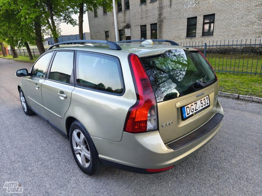 Zaļš Volvo V50 2008 Tauragė, ar dzinēja tilpumu 2.00 L un nobraukumu 388 tūkst. km par 1750 €, foto 6 vietnē AUTOMOTO.COM.LV