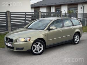 Zaļš Volvo V50 2008 Jelgava, ar dzinēja tilpumu 1.80 L un nobraukumu 266 tūkst. km par 3750 €, foto  vietnē AUTOMOTO.COM.LV