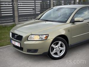 Zaļš Volvo V50 2008 Jelgava, ar dzinēja tilpumu 1.80 L un nobraukumu 266 tūkst. km par 3750 €, foto 3 vietnē AUTOMOTO.COM.LV
