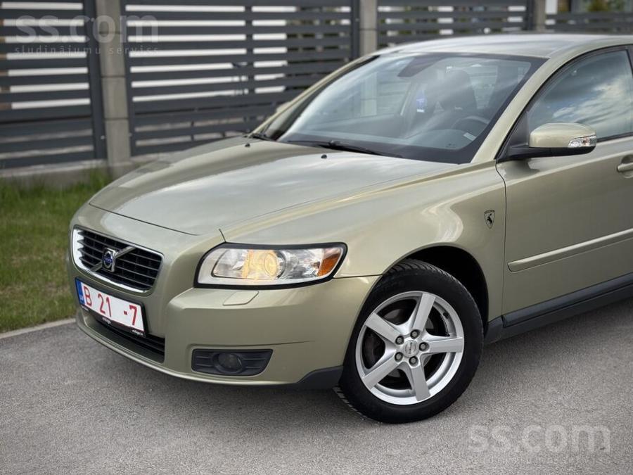Zaļš Volvo V50 2008 Jelgava, ar dzinēja tilpumu 1.80 L un nobraukumu 266 tūkst. km par 3750 €, foto 3 vietnē AUTOMOTO.COM.LV