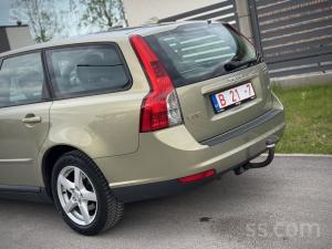 Zaļš Volvo V50 2008 Jelgava, ar dzinēja tilpumu 1.80 L un nobraukumu 266 tūkst. km par 3750 €, foto 6 vietnē AUTOMOTO.COM.LV