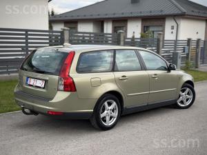 Zaļš Volvo V50 2008 Jelgava, ar dzinēja tilpumu 1.80 L un nobraukumu 266 tūkst. km par 3750 €, foto 9 vietnē AUTOMOTO.COM.LV