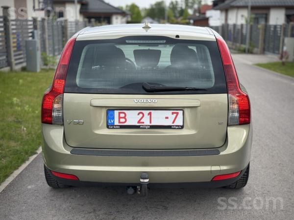Зеленый Вольво В50 2008 в Елгава, объемом двигателя 1.80 л и пробегом 266 тыс. км за 3750 €, фото 9 на AUTOMOTO.COM.LV