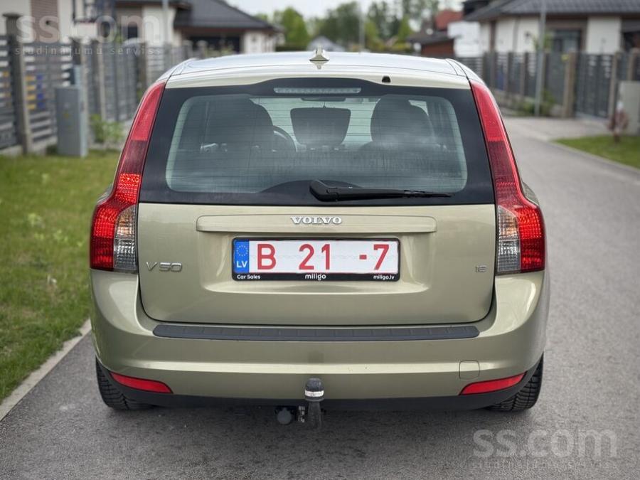 Zaļš Volvo V50 2008 Jelgava, ar dzinēja tilpumu 1.80 L un nobraukumu 266 tūkst. km par 3750 €, foto 10 vietnē AUTOMOTO.COM.LV
