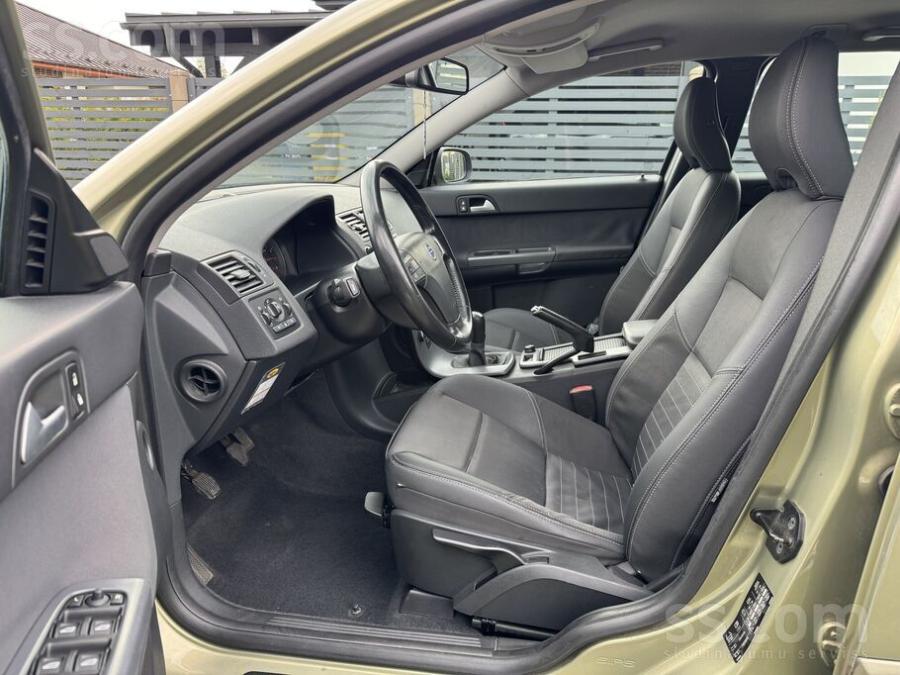 Zaļš Volvo V50 2008 Jelgava, ar dzinēja tilpumu 1.80 L un nobraukumu 266 tūkst. km par 3750 €, foto 11 vietnē AUTOMOTO.COM.LV