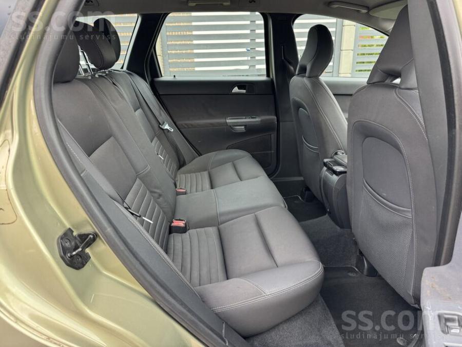 Zaļš Volvo V50 2008 Jelgava, ar dzinēja tilpumu 1.80 L un nobraukumu 266 tūkst. km par 3750 €, foto 13 vietnē AUTOMOTO.COM.LV