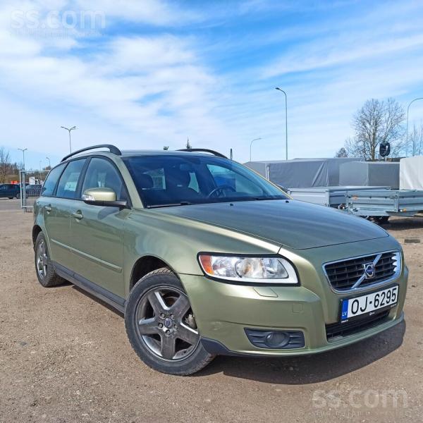 Zaļš Volvo V50 2008 Daugavpils, ar dzinēja tilpumu 1.60 L un nobraukumu 0 tūkst. km par 3200 €, foto 2 vietnē AUTOMOTO.COM.LV