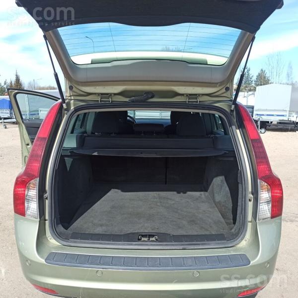Zaļš Volvo V50 2008 Daugavpils, ar dzinēja tilpumu 1.60 L un nobraukumu 0 tūkst. km par 3200 €, foto 7 vietnē AUTOMOTO.COM.LV