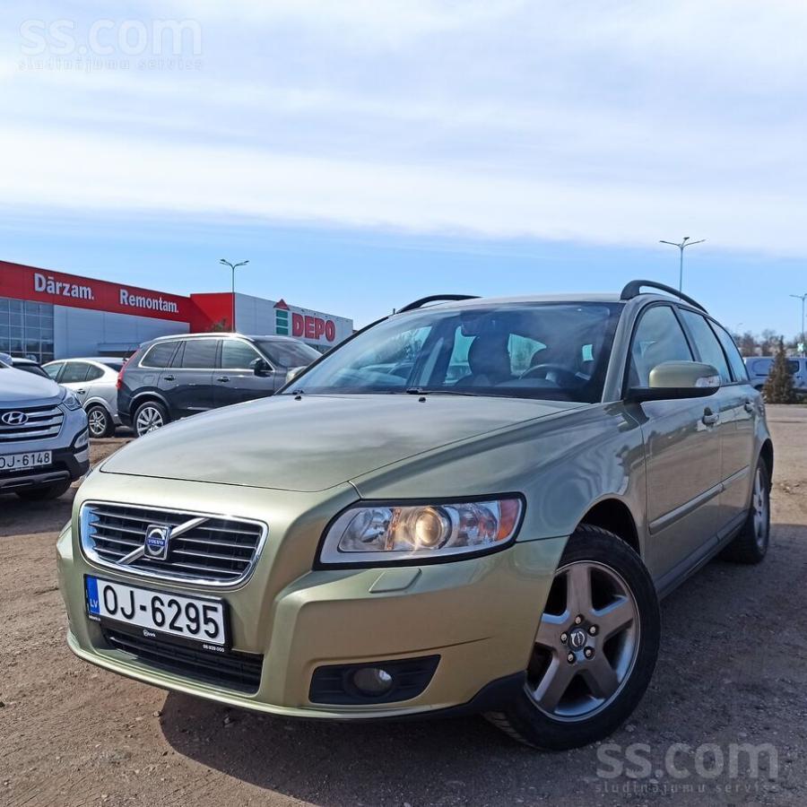 Green Volvo V50 2008 in Daugavpils, with an engine capacity of 1.60 L and mileage of 0 thousand km for 3200 €, photo 1 on AUTOMOTO.COM.LV