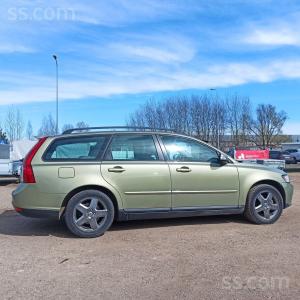 Green Volvo V50 2008 in Daugavpils, with an engine capacity of 1.60 L and mileage of 0 thousand km for 3200 €, photo 5 on AUTOMOTO.COM.LV