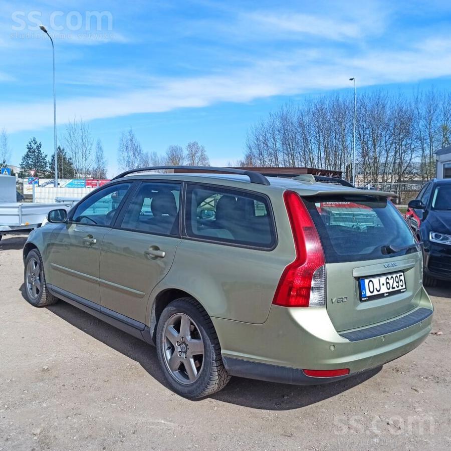 Green Volvo V50 2008 in Daugavpils, with an engine capacity of 1.60 L and mileage of 0 thousand km for 3200 €, photo 10 on AUTOMOTO.COM.LV
