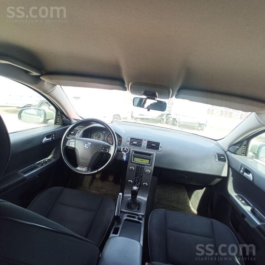 Green Volvo V50 2008 in Daugavpils, with an engine capacity of 1.60 L and mileage of 0 thousand km for 3200 €, photo 17 on AUTOMOTO.COM.LV
