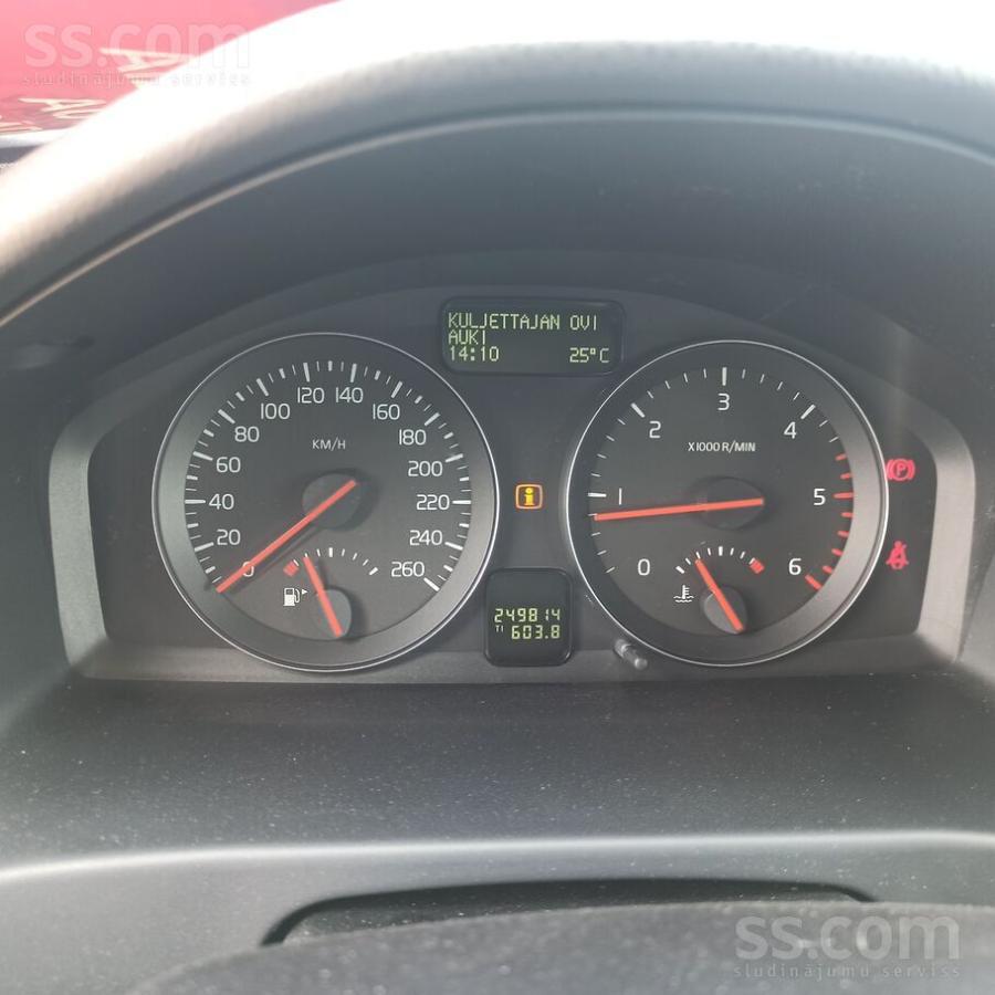 Green Volvo V50 2008 in Daugavpils, with an engine capacity of 1.60 L and mileage of 0 thousand km for 3200 €, photo 19 on AUTOMOTO.COM.LV