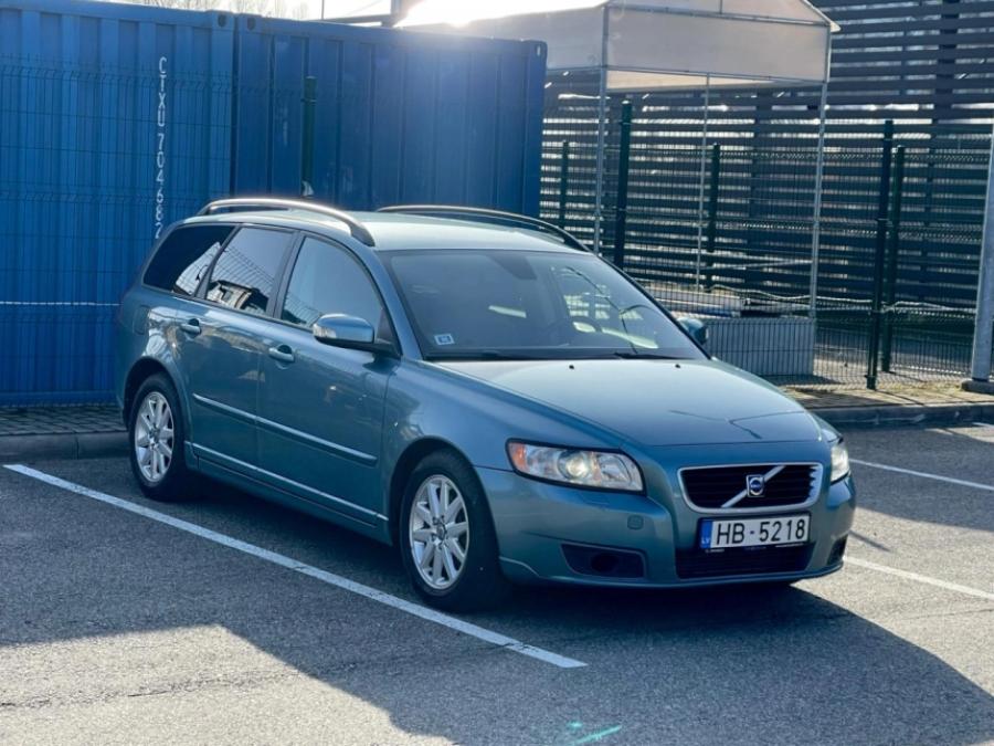 Zaļš Volvo V50 2008 Rīga, ar dzinēja tilpumu 2.40 L un nobraukumu 0 tūkst. km par 3800 €, foto 4 vietnē AUTOMOTO.COM.LV