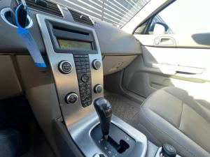 Zaļš Volvo V50 2008 Rīga, ar dzinēja tilpumu 2.40 L un nobraukumu 0 tūkst. km par 3800 €, foto 11 vietnē AUTOMOTO.COM.LV