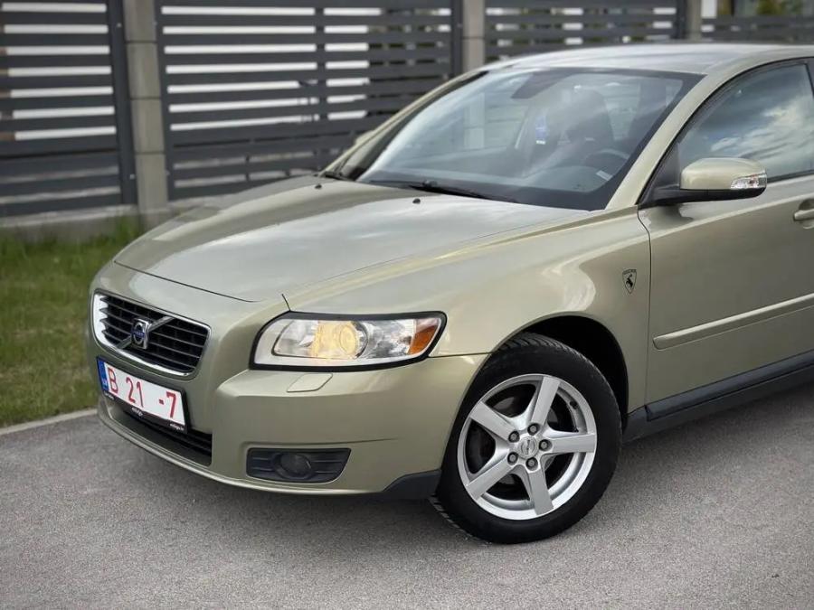 Зеленый Вольво В50 2008 в Елгава, объемом двигателя 1.80 л и пробегом 266 тыс. км за 3750 €, фото 3 на AUTOMOTO.COM.LV