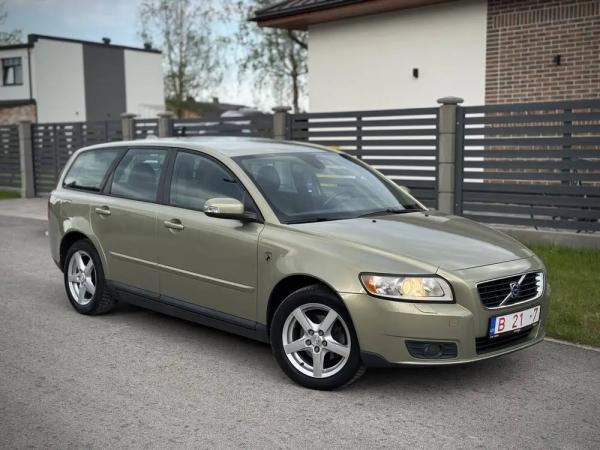 Zaļš Volvo V50 2008 Jelgava, ar dzinēja tilpumu 1.80 L un nobraukumu 266 tūkst. km par 3750 €, foto 6 vietnē AUTOMOTO.COM.LV