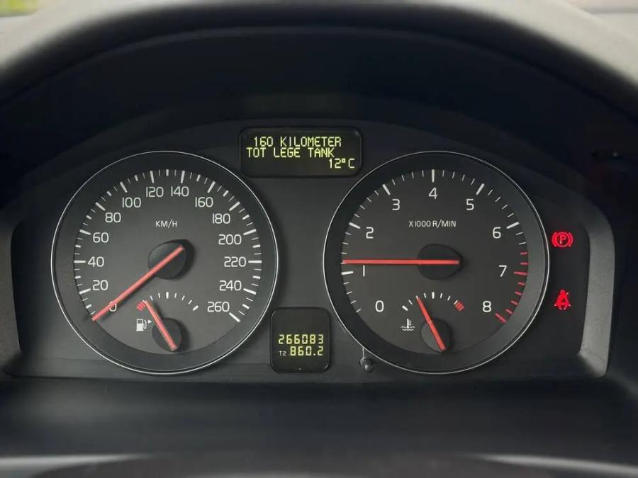 Зеленый Вольво В50 2008 в Елгава, объемом двигателя 1.80 л и пробегом 266 тыс. км за 3750 €, фото 17 на AUTOMOTO.COM.LV