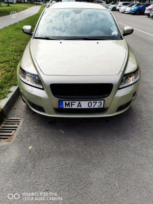 Zaļš Volvo V50 2008 Klaipėda, ar dzinēja tilpumu 2.52 L un nobraukumu 319 tūkst. km par 2500 €, foto  vietnē AUTOMOTO.COM.LV