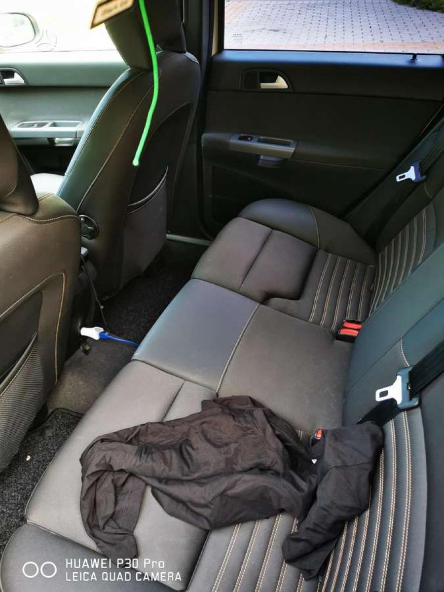 Zaļš Volvo V50 2008 Klaipėda, ar dzinēja tilpumu 2.52 L un nobraukumu 319 tūkst. km par 2500 €, foto 5 vietnē AUTOMOTO.COM.LV