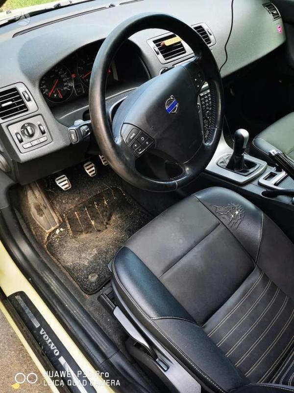 Green Volvo V50 2008 in Klaipeda, with an engine capacity of 2.52 L and mileage of 319 thousand km for 2500 €, photo 6 on AUTOMOTO.COM.LV