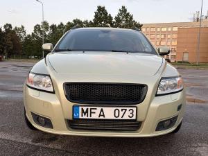 Green Volvo V50 2008 in Kaunas, with an engine capacity of 2.52 L and mileage of 320 thousand km for 2780 €, photo 3 on AUTOMOTO.COM.LV