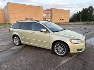 Green Volvo V50 2008 in Kaunas, with an engine capacity of 2.52 L and mileage of 320 thousand km for 2780 €, photo 5 on AUTOMOTO.COM.LV