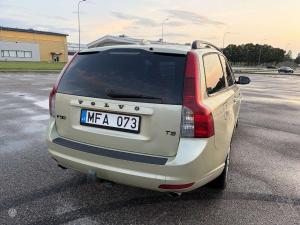 Green Volvo V50 2008 in Kaunas, with an engine capacity of 2.52 L and mileage of 320 thousand km for 2780 €, photo 6 on AUTOMOTO.COM.LV