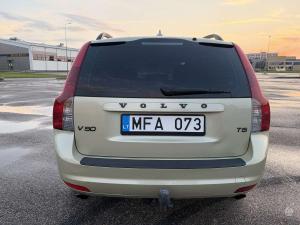 Green Volvo V50 2008 in Kaunas, with an engine capacity of 2.52 L and mileage of 320 thousand km for 2780 €, photo 7 on AUTOMOTO.COM.LV