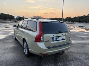 Green Volvo V50 2008 in Kaunas, with an engine capacity of 2.52 L and mileage of 320 thousand km for 2780 €, photo 8 on AUTOMOTO.COM.LV