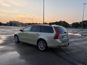 Green Volvo V50 2008 in Kaunas, with an engine capacity of 2.52 L and mileage of 320 thousand km for 2780 €, photo 9 on AUTOMOTO.COM.LV